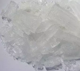 Ny kristaly misy firaka (II) acetate na siramamy misy firaka.