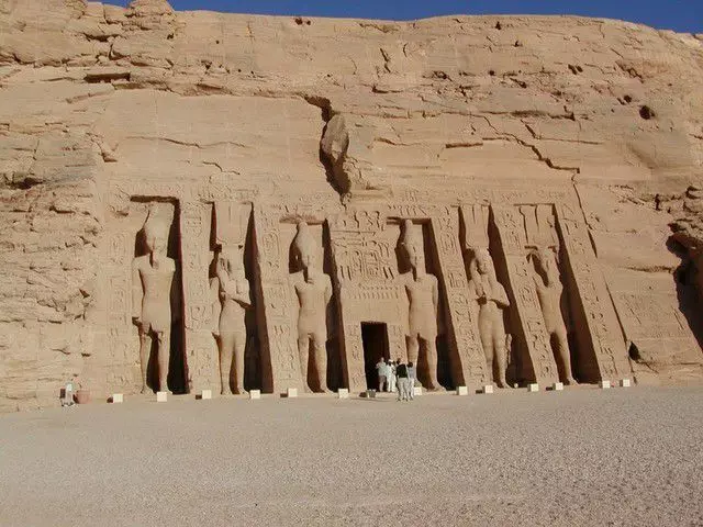 ប្រាសាទ Abu Simbel Lesser