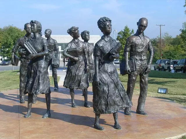 Skulptur av Little Rock Nine