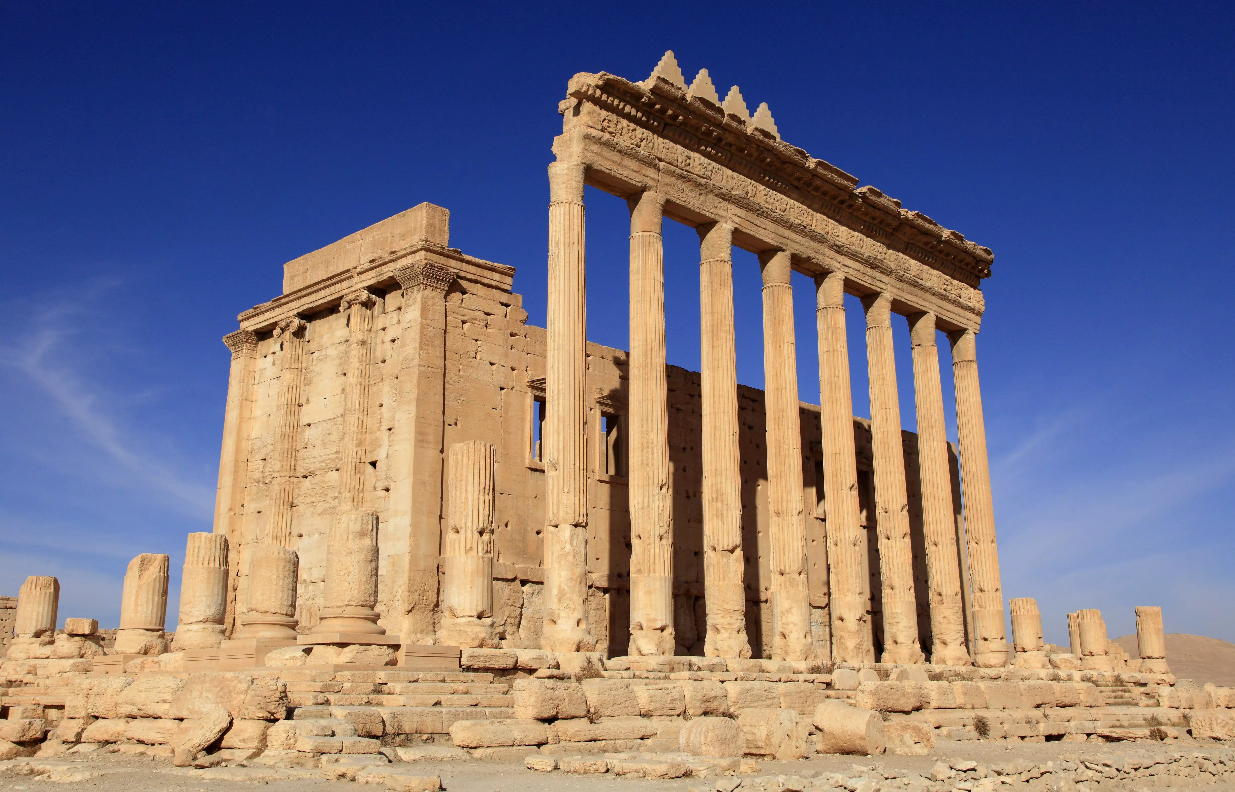 Templo de Baal (Templo de Bel) en la antikva romia Urbo Palmyra en Sirio