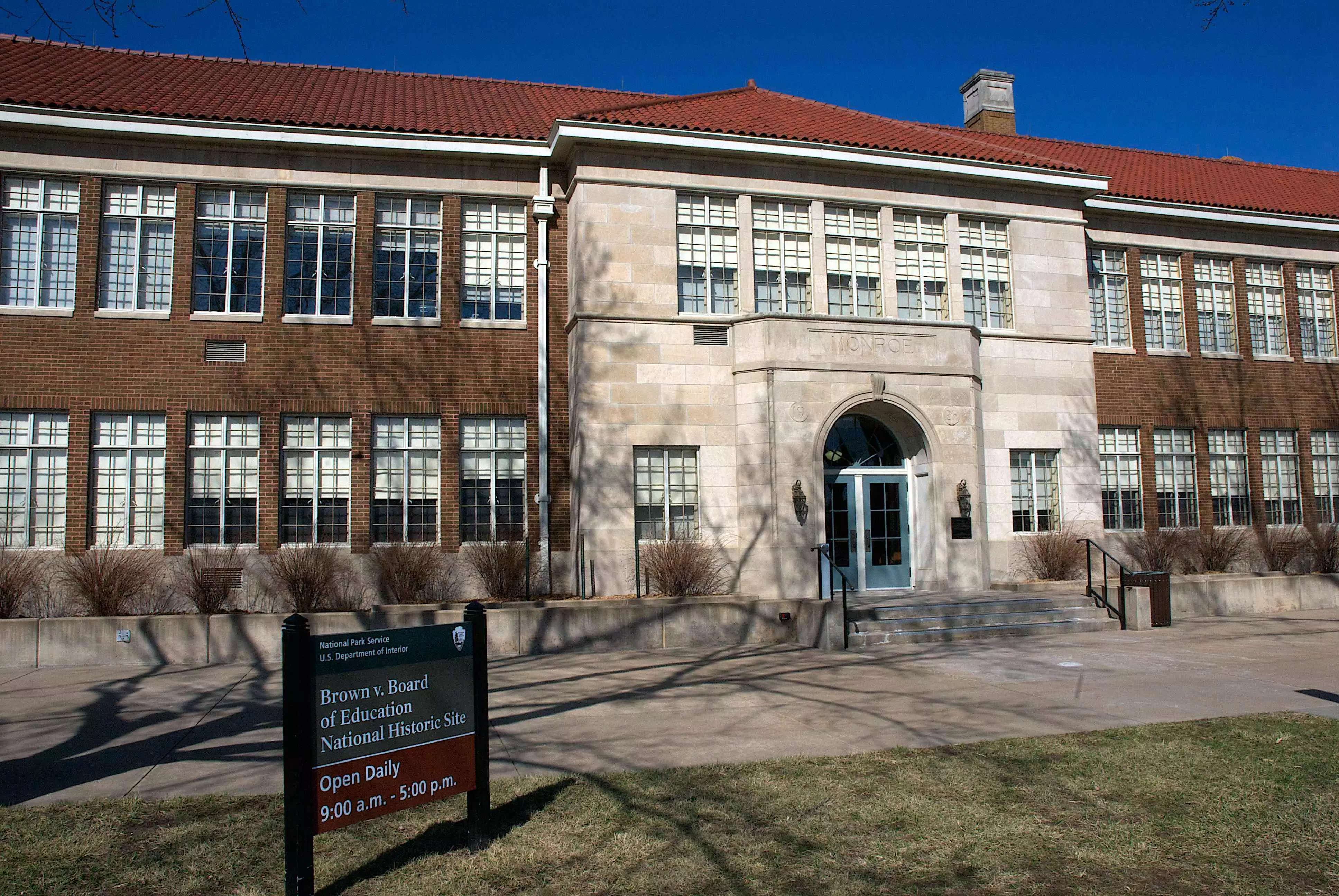 Σχολείο Monroe, μια εθνική ιστορική τοποθεσία του Μπράουν εναντίον του Εκπαιδευτικού Συμβουλίου