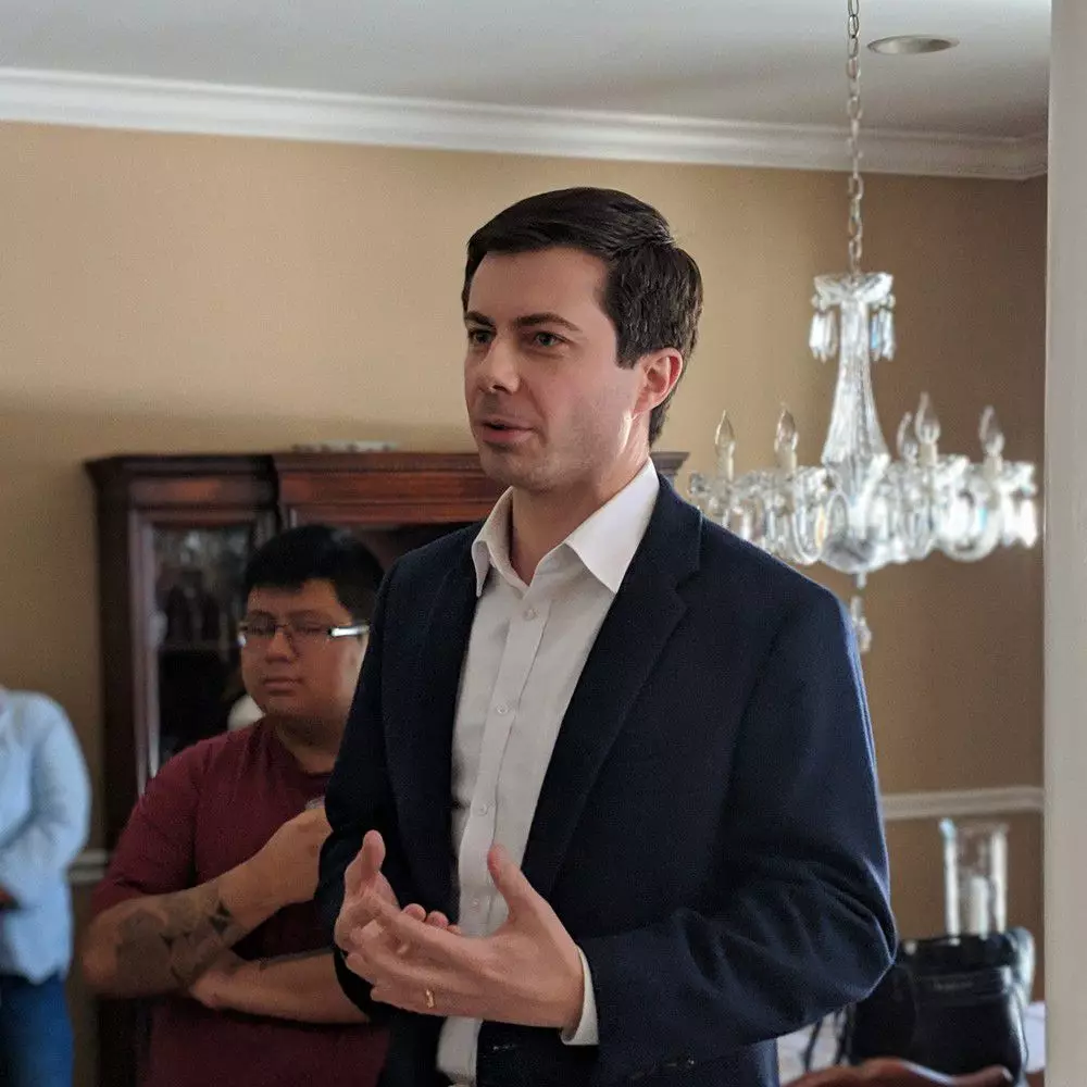 Potret Pete Buttigieg