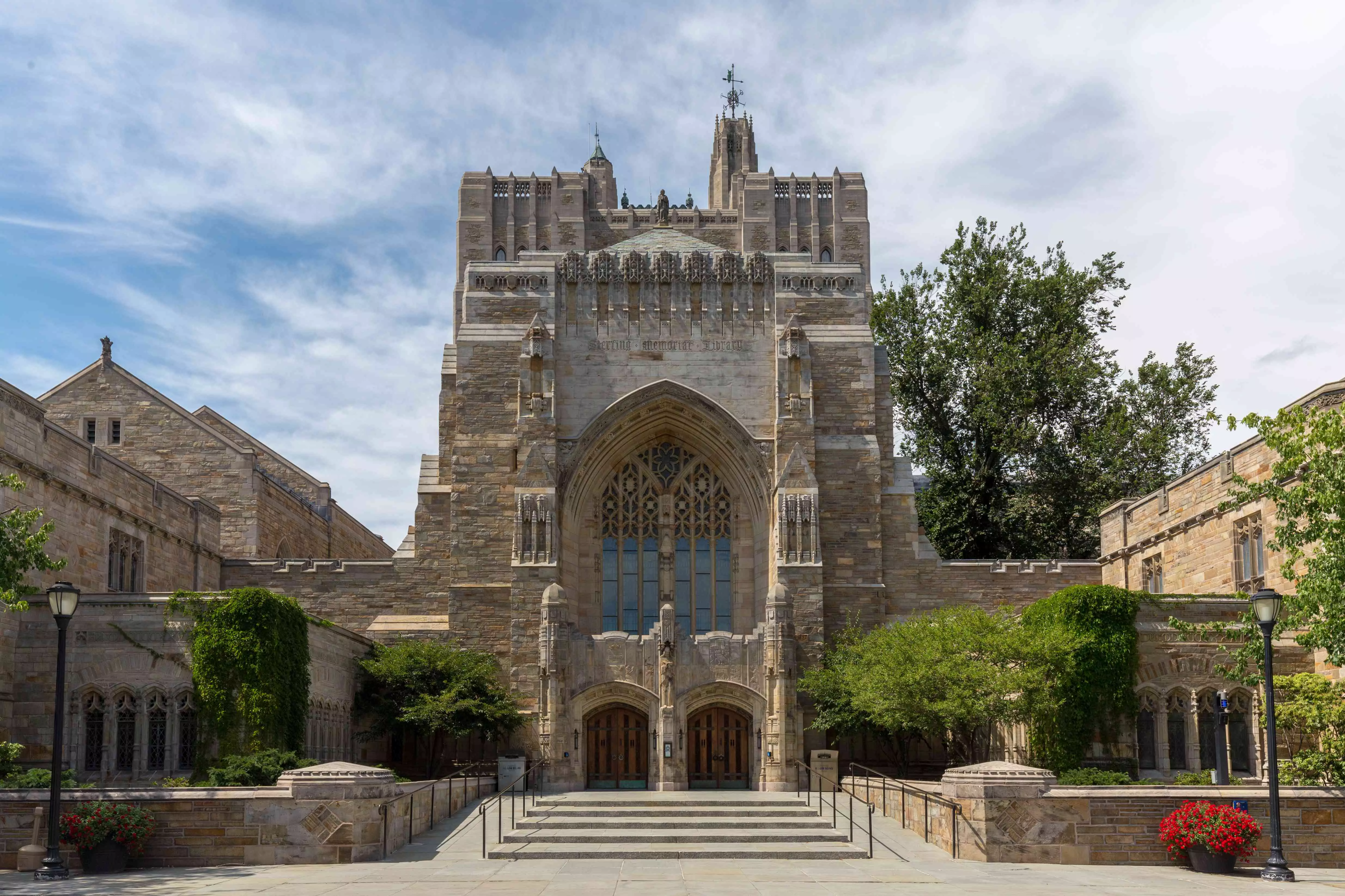 The Sterling Memorial Library a Jami'ar Yale