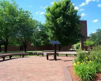 Ruang Kelas Luar Ruangan di SUNY Potsdam