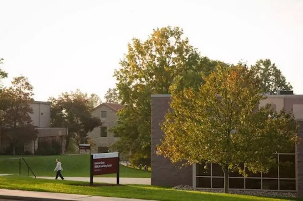 Universiteti Cairn