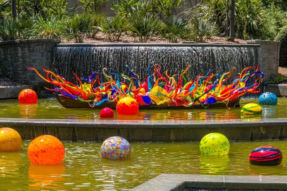 Dale Chihuly'nin Renkli, Fantastik Dünyası 535_1