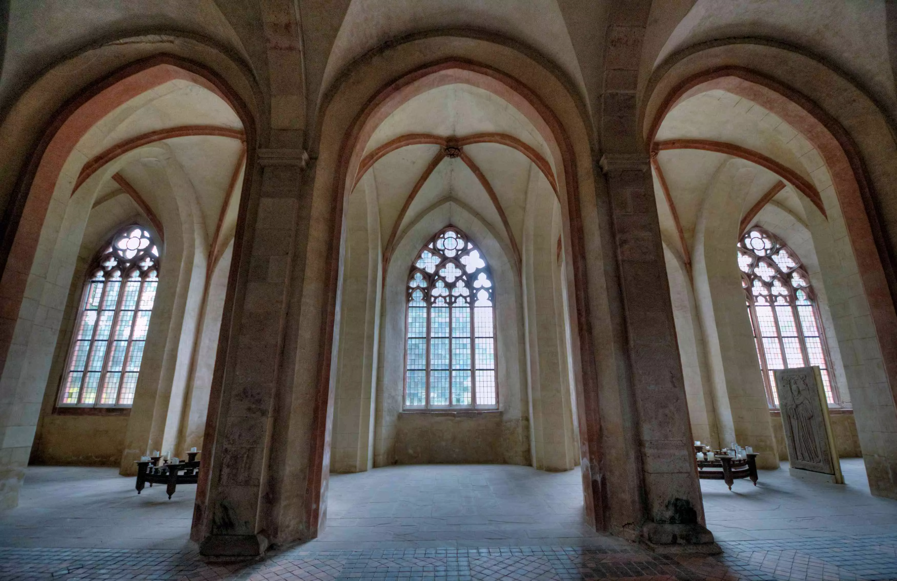 Nave nke Kloster Eberbach (Eberbach Abbey), na Eltville am Rhein