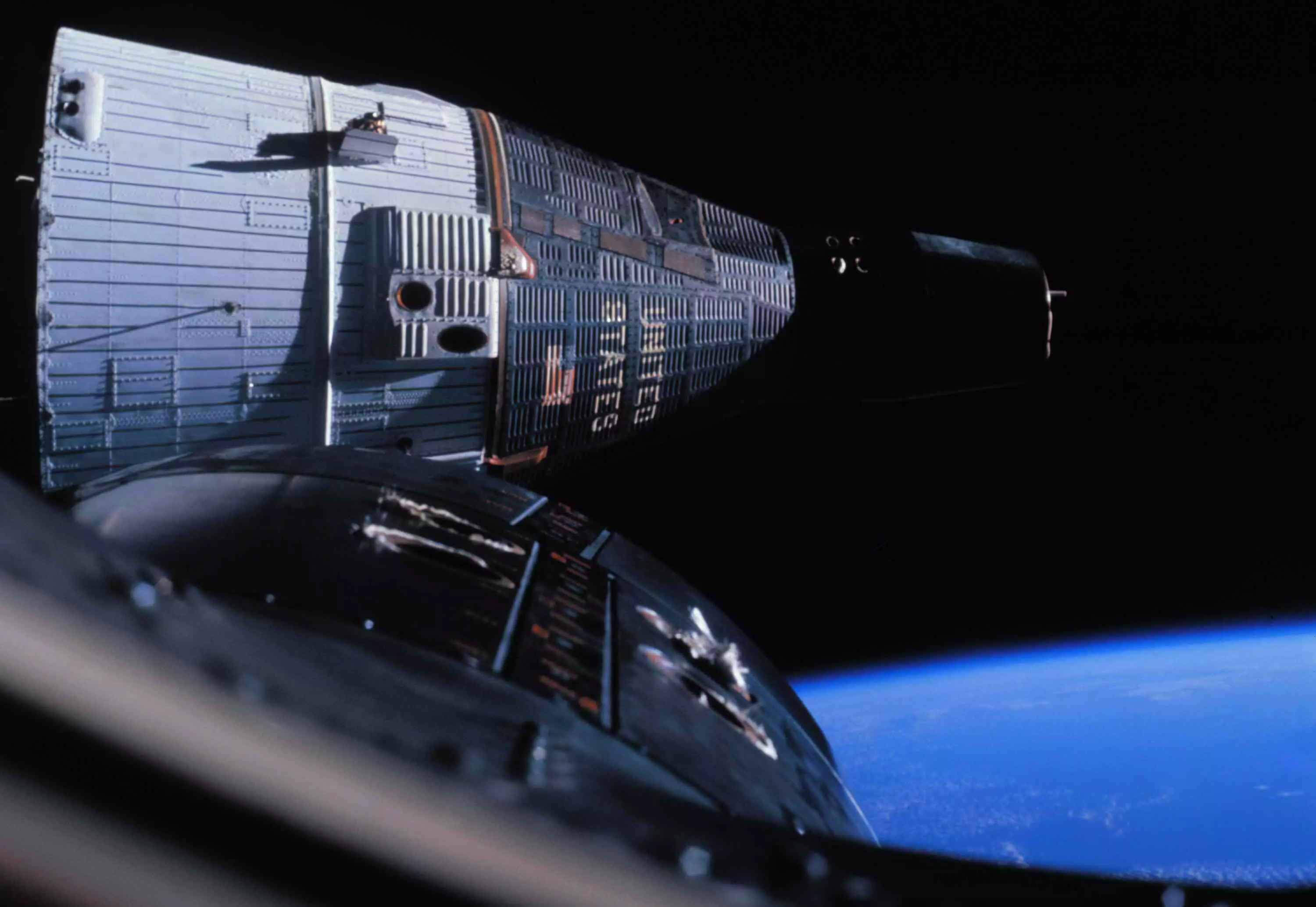 Ljósmynd af stefnumóti Gemini 7 við Gemini 6