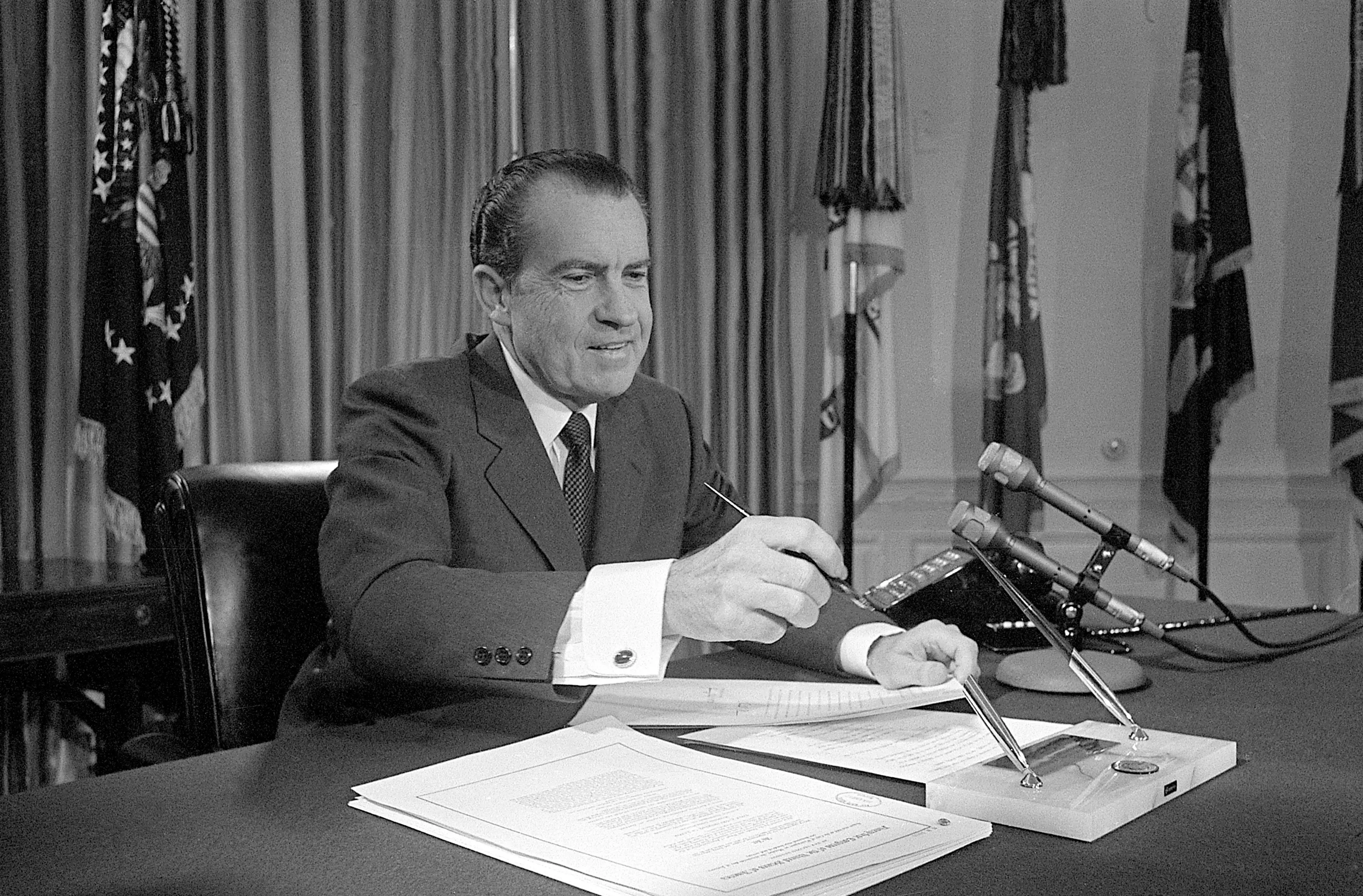 Biografio de Richard Nixon, 37-a usona prezidanto