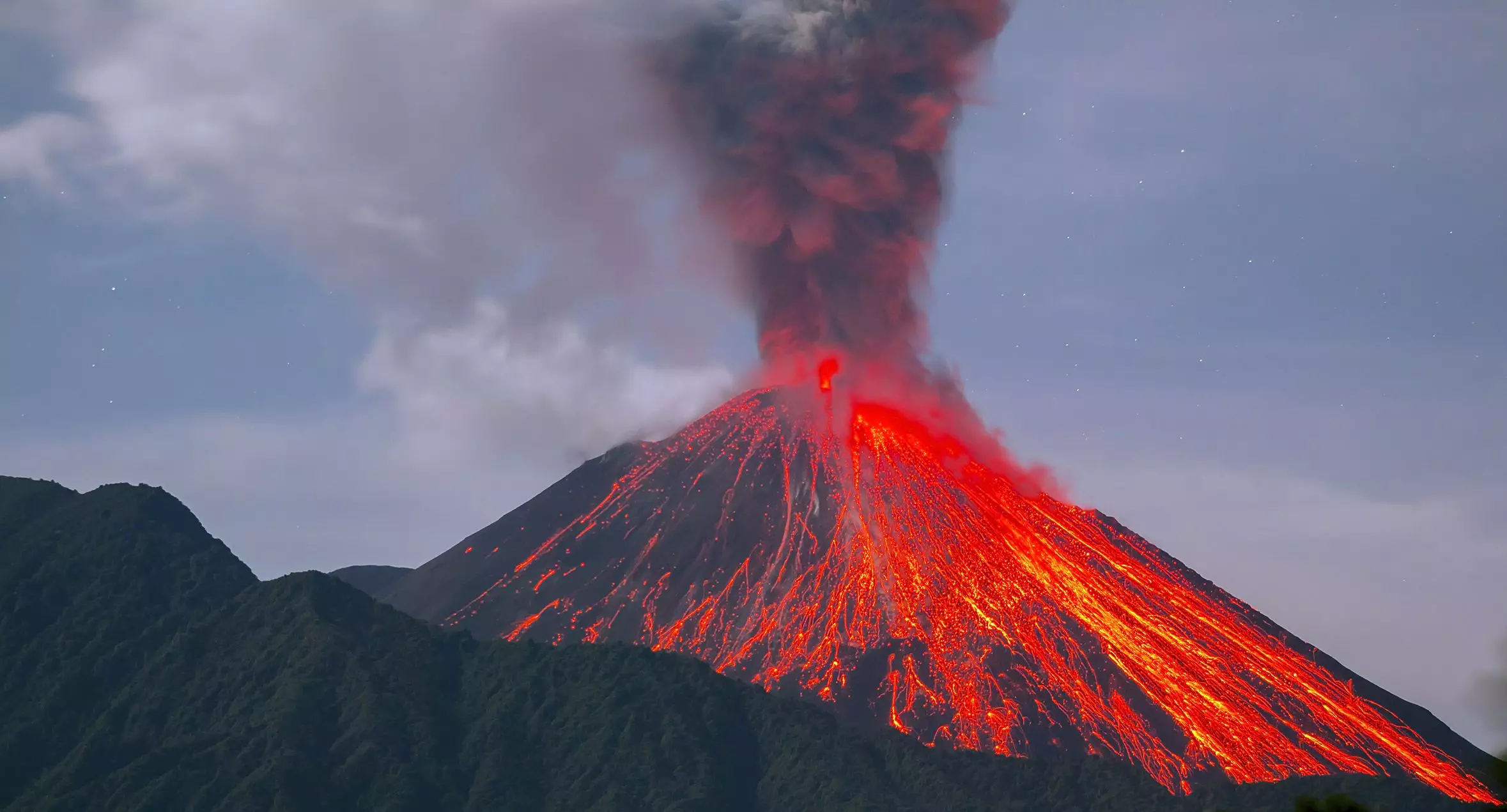 Што адбываецца пры вывяржэнні вулкана?