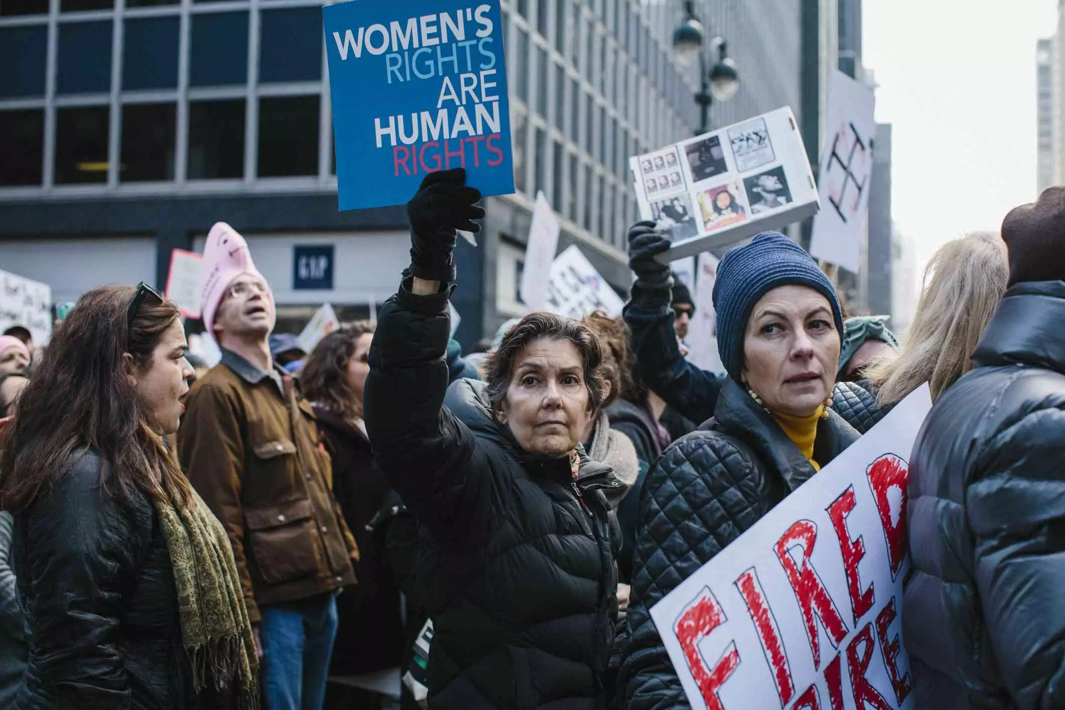 Pawai hak-hak perempuan di New York.