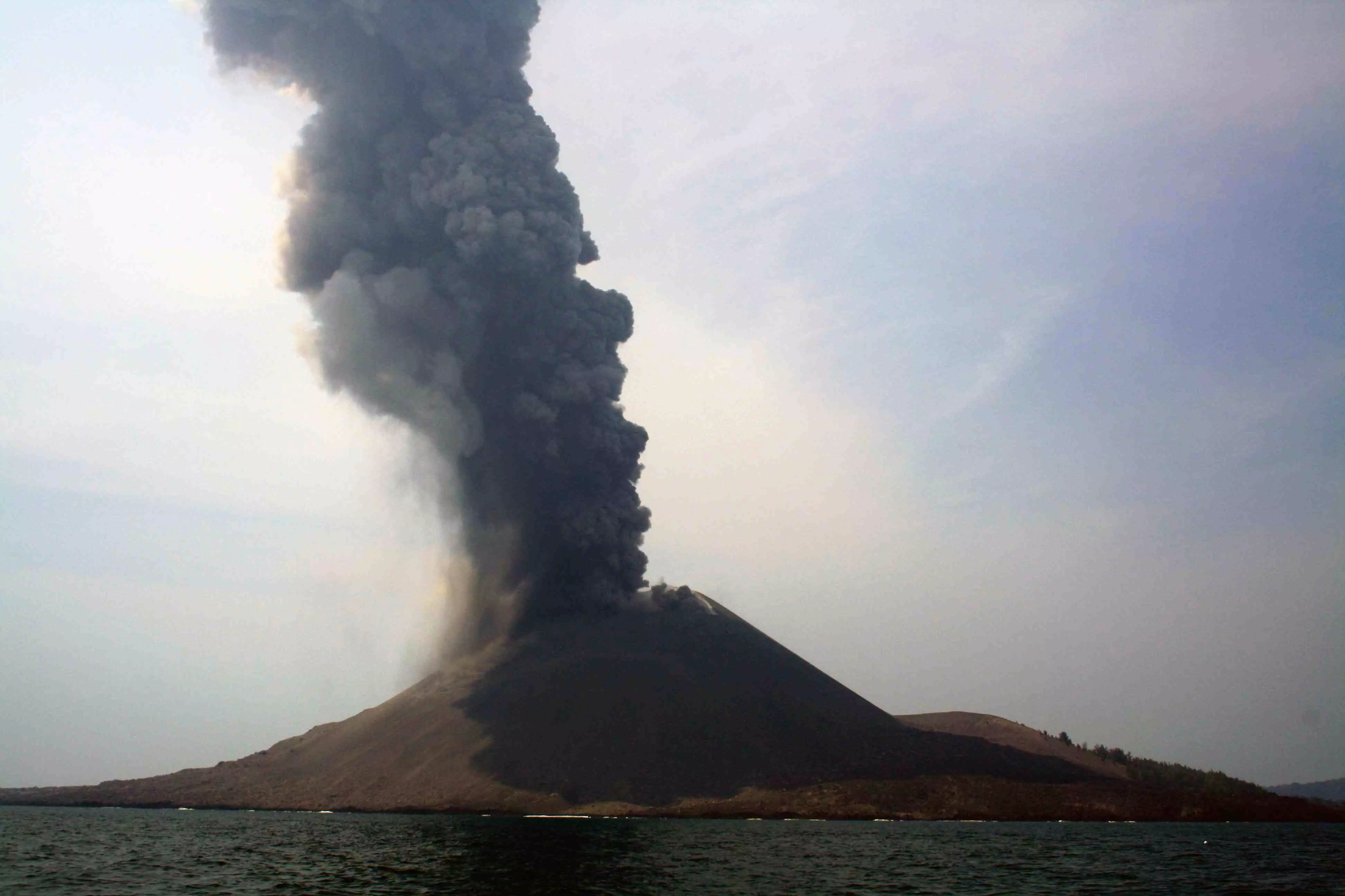 Вывяржэнне вулкана ў Інданезіі
